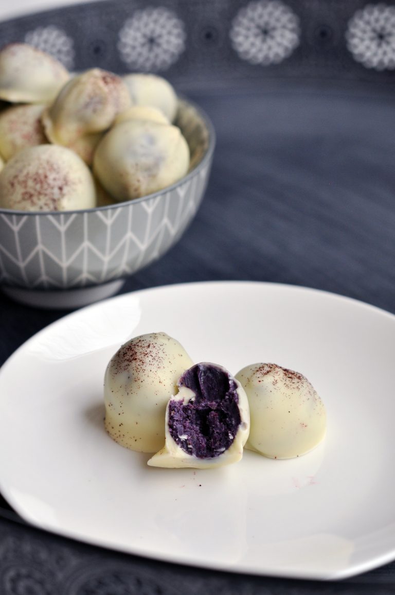 White Chocolate Blueberry Truffles - The Histamine Friendly Kitchen